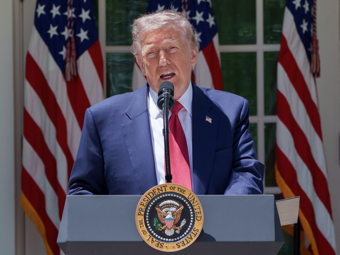 'Visibly unsteady' Donald Trump was wobbling like a Weeble during taps ...