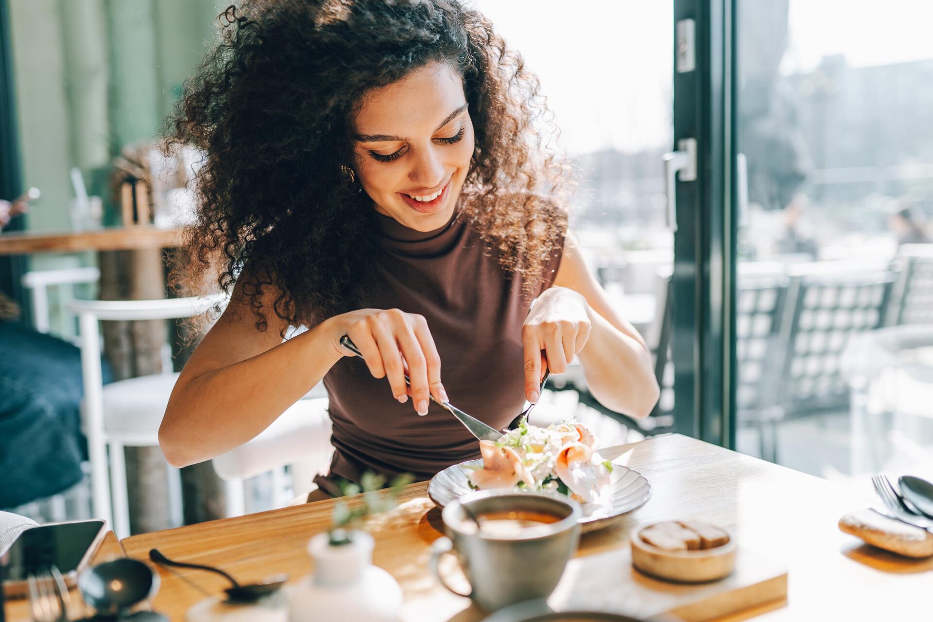 Países donde más tiempo pasan comiendo y bebiendo