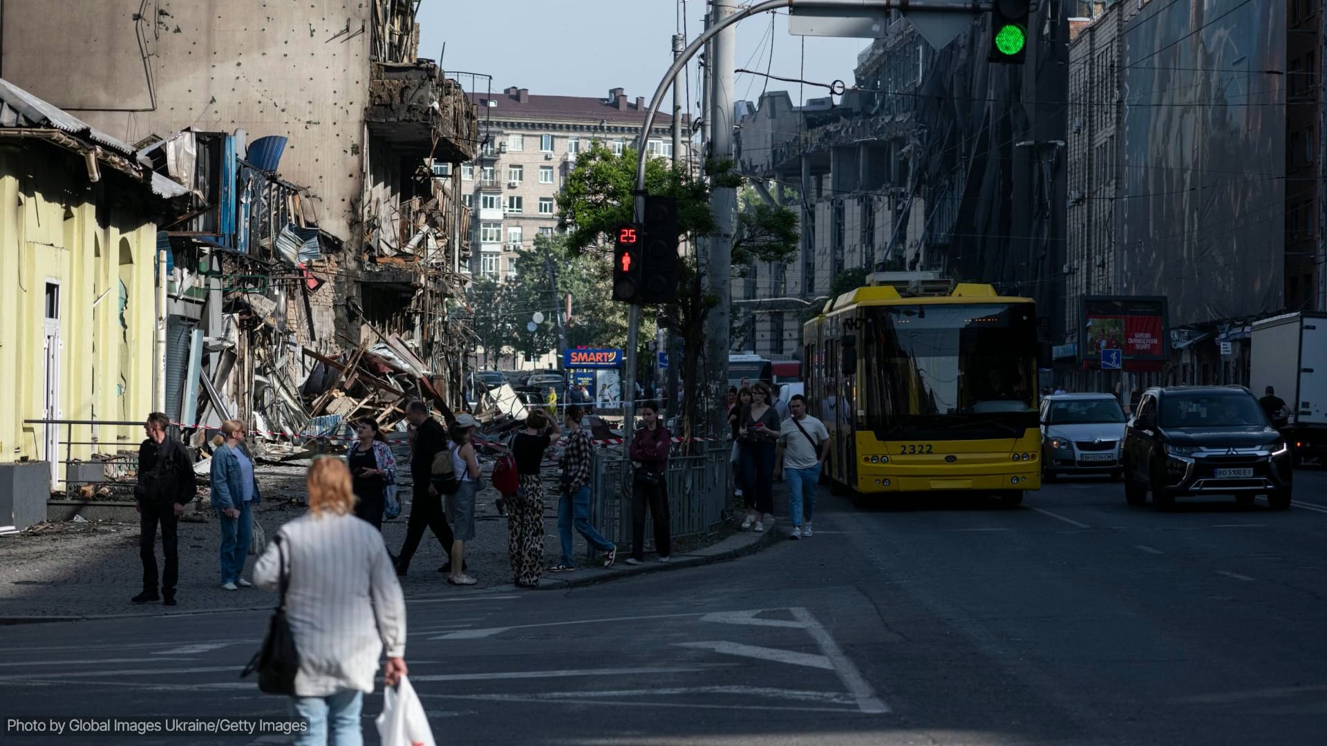 Russia warns foreigners to leave Kyiv, threatening more strikes