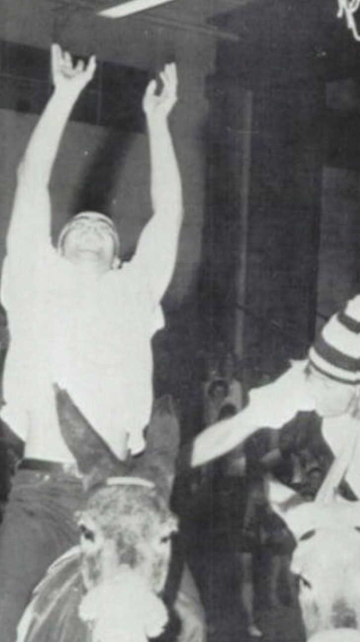 Donkeys playing basketball, 20 vintage photos of a real PE class tradition