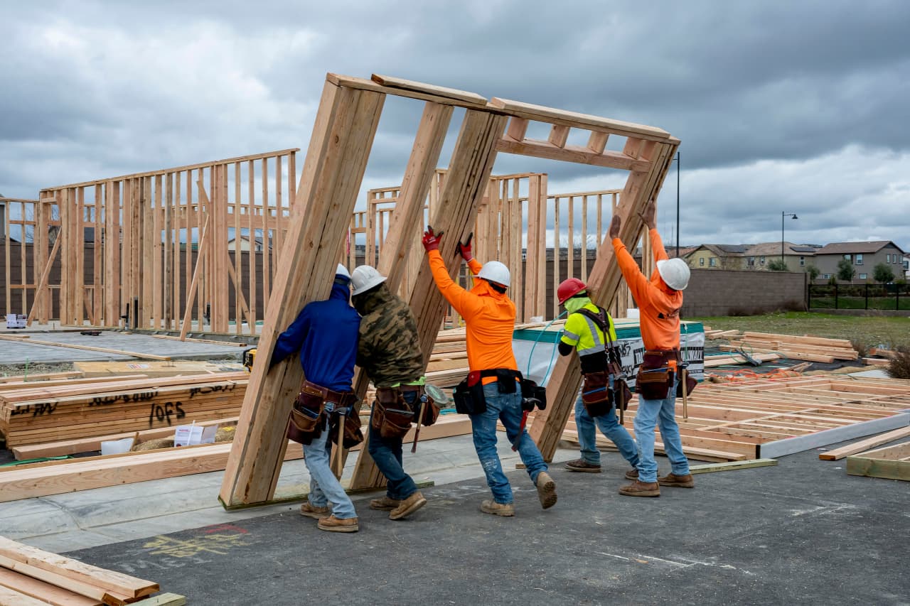 Homebuilder charts point to rebound. Play the barbell approach with ...