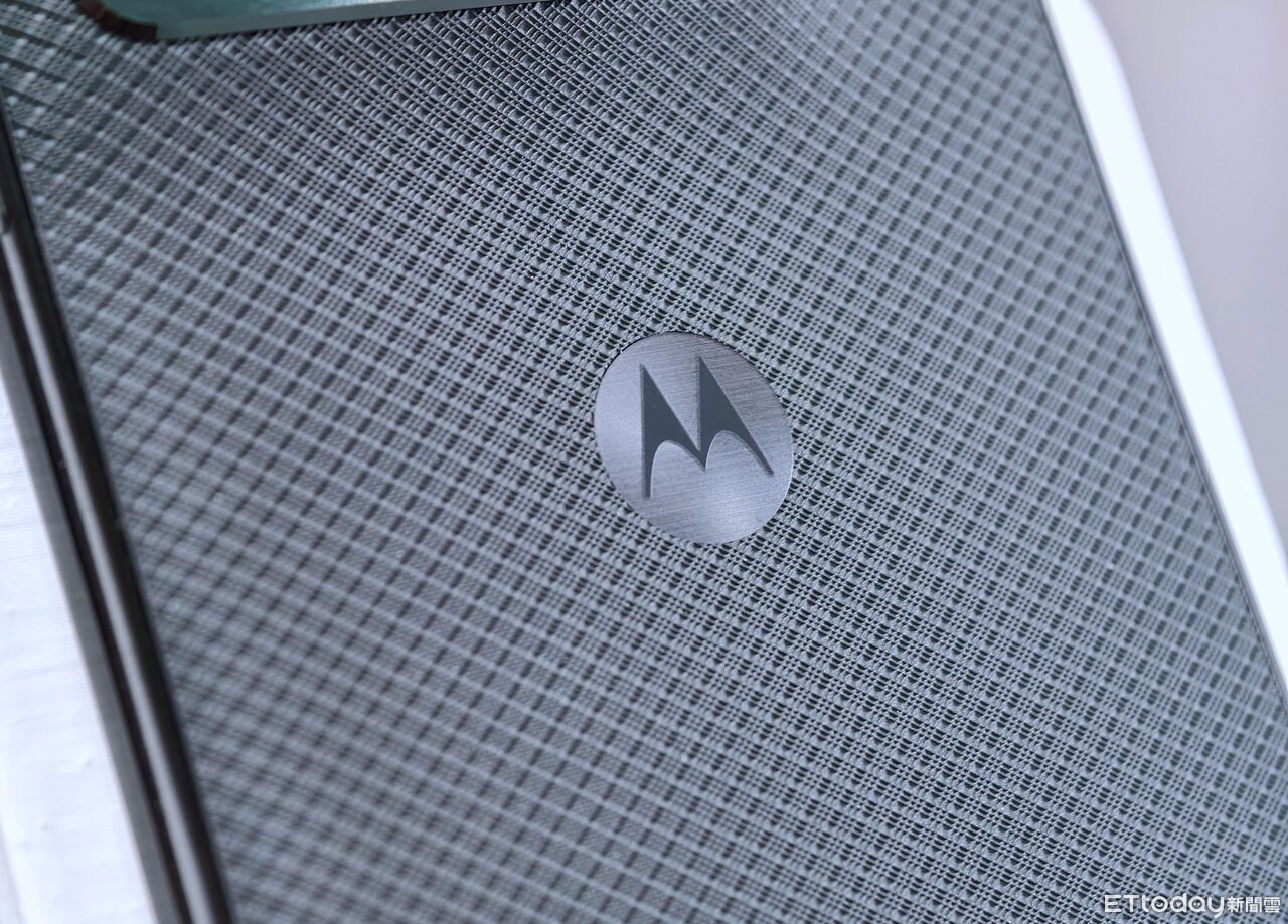 Motorola Razr fold發表!規格、售價全公開