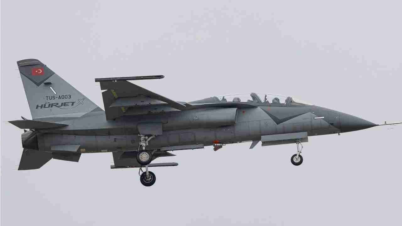 Hürjet appears with weapons and advances as Turkey’s new light fighter