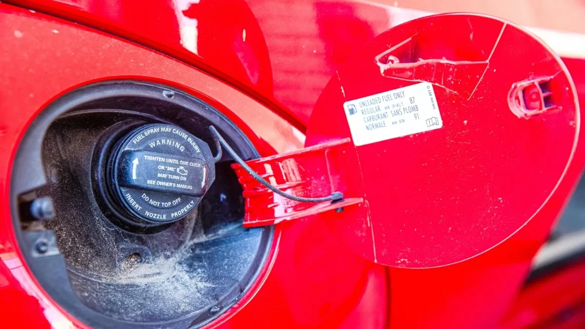El error de dejar un coche parado: ¿realmente caduca la gasolina en el ...