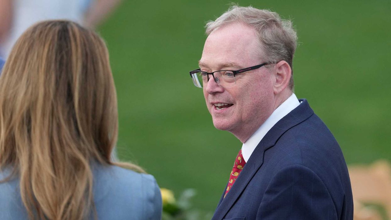 Internet criticizes Trump's top economic adviser's claims that ...