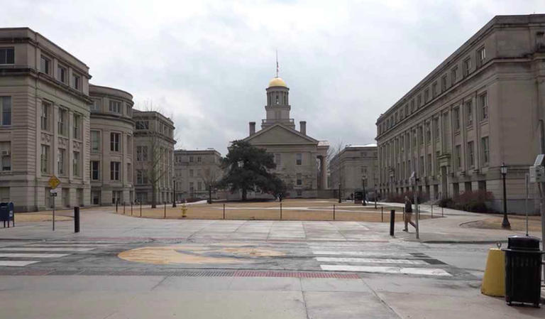 University of Iowa students must take intellectual freedom classes ...