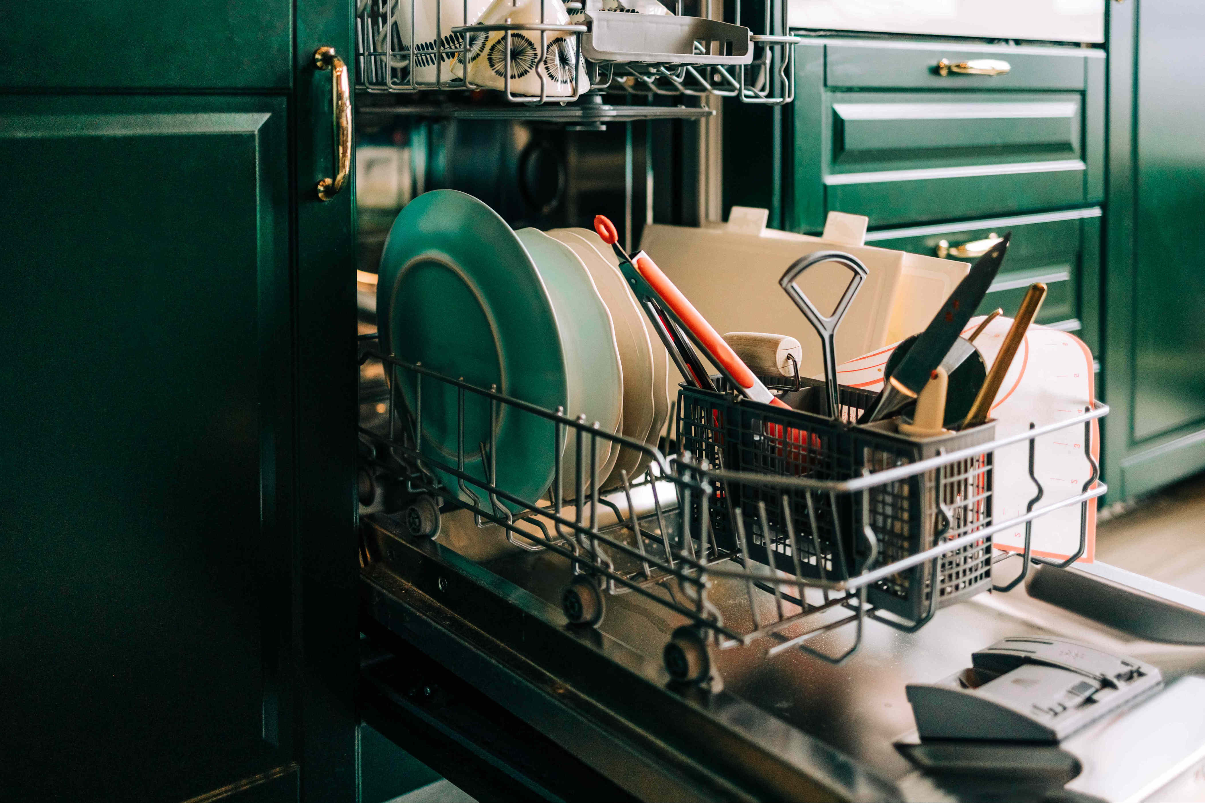The dishwasher mistake most people make (it keeps your dishes dirty)