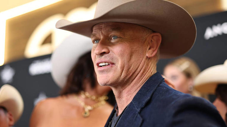 Neal McDonough reveals how Luke Perry supported him during career crisis