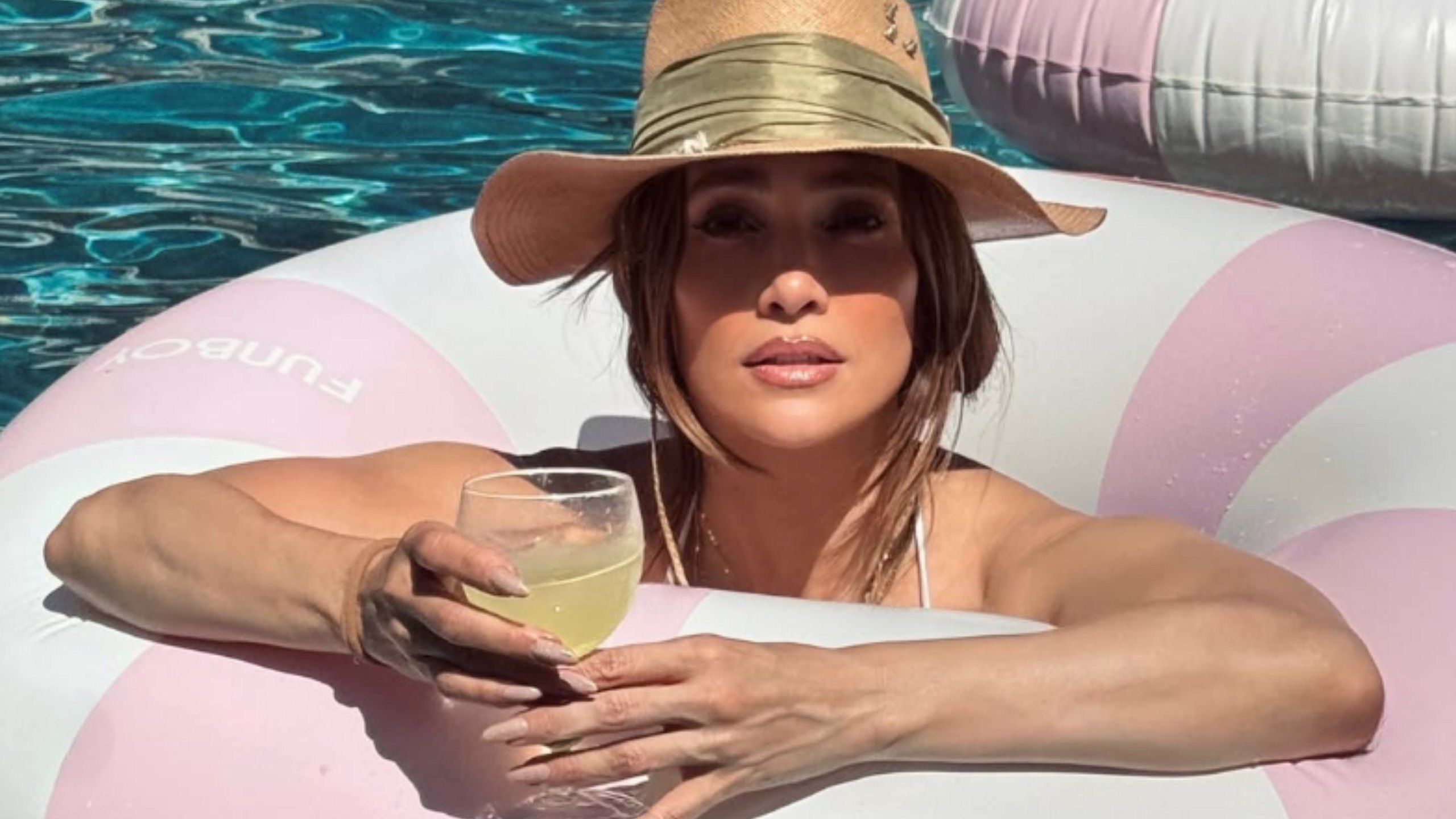 Jennifer Lopez soaks up the sun at her new $18 million Hidden Hills ...