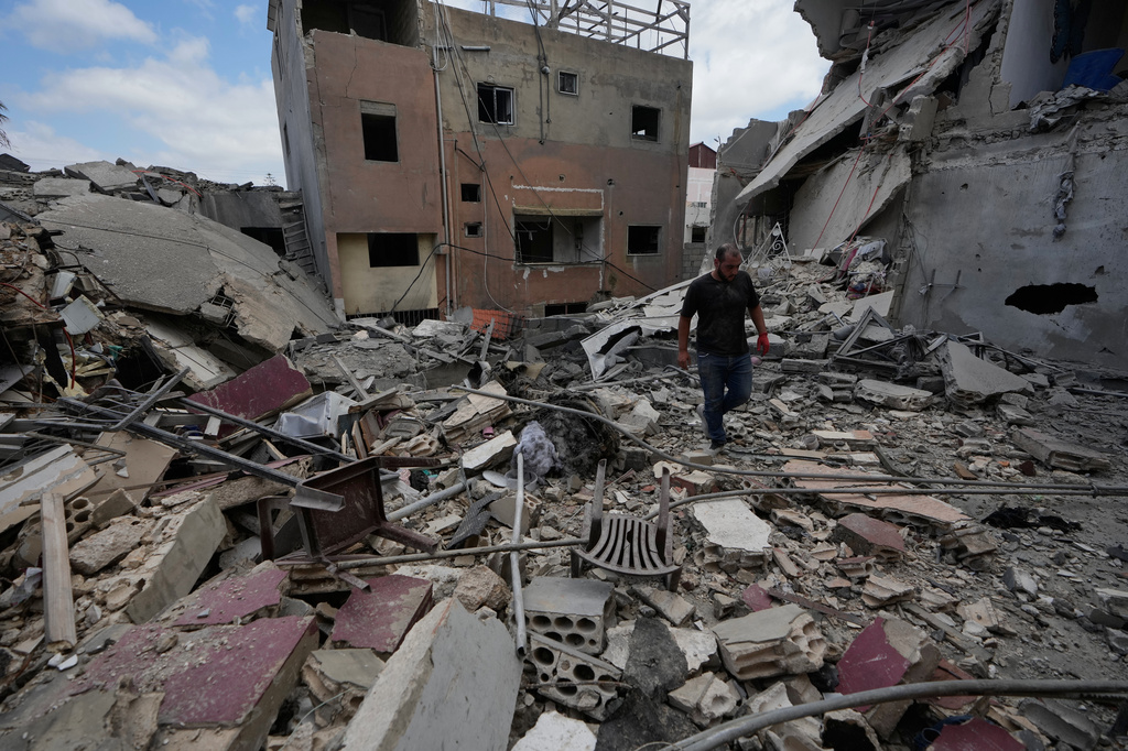Israel and Hezbollah clash along a strategic Lebanese river after ...