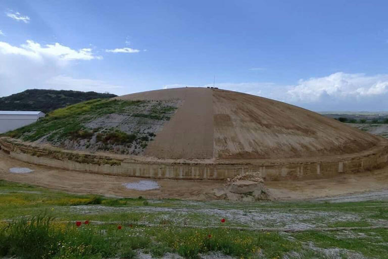Archaeologists reveal stunning scale of a giant Greek tomb linked to ...