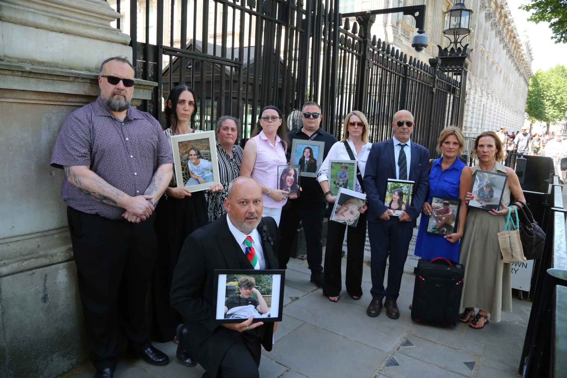 Parents demand Starmer kicks kids off social media before 'more lives lost'
