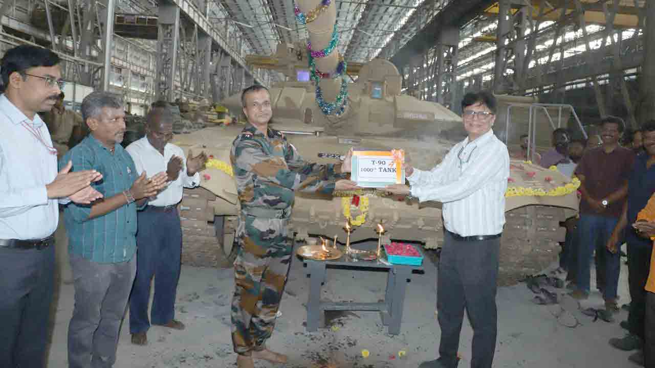 Heavy Vehicles Factory delivers 1,000th T-90IM tank to Indian Army