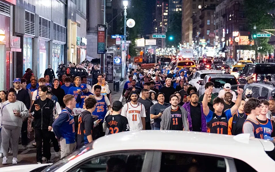 Knicks sweep Cavaliers to reach first NBA Finals since 1999