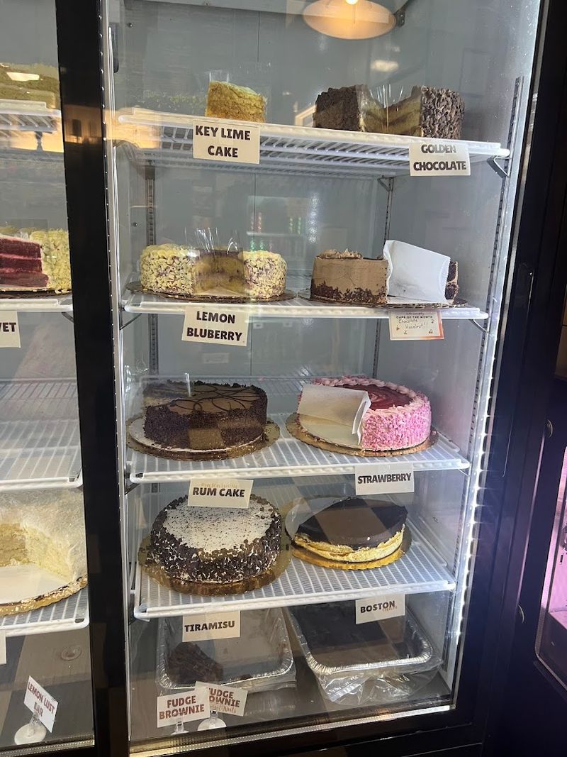 The little Georgia bakery where hummingbird cake gets the respect it ...