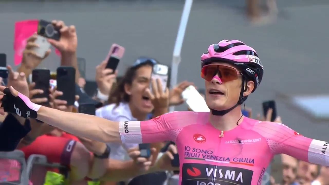 Vingegaard storms to a fourth Giro summit win, stretching his lead past ...