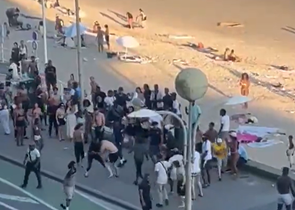 Bagarre dans la rue, mouvement de foule à la gare : pourquoi le maire ...