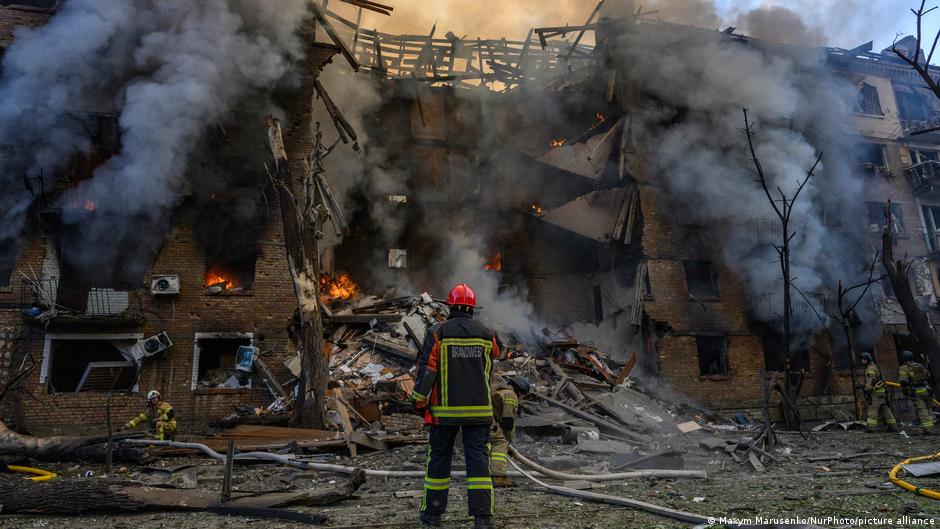 Ukraine: EU, Germany summon Russian envoys after Moscow tells diplomats ...