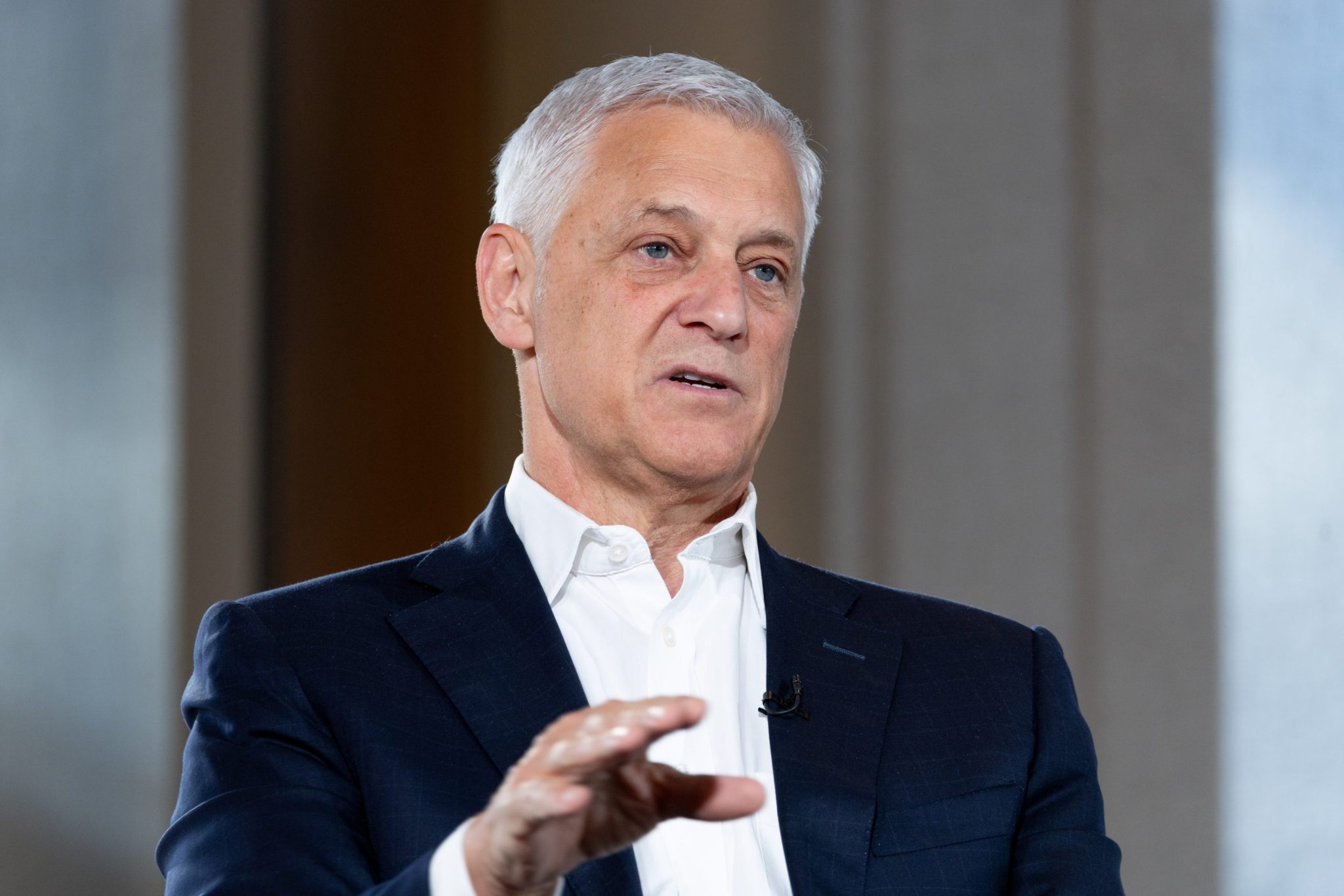 Standard Chartered CEO apologizes for calling some workers 'lower value ...