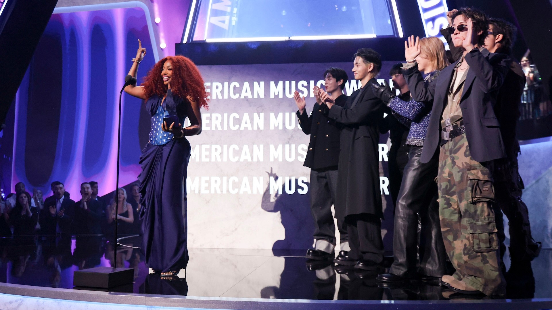 SZA totally fangirls over BTS after they present her with American ...