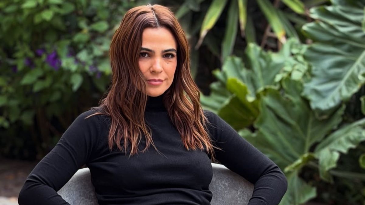 Clásica y elegante: Agustina Cherri combinó el jean de la temporada con ...