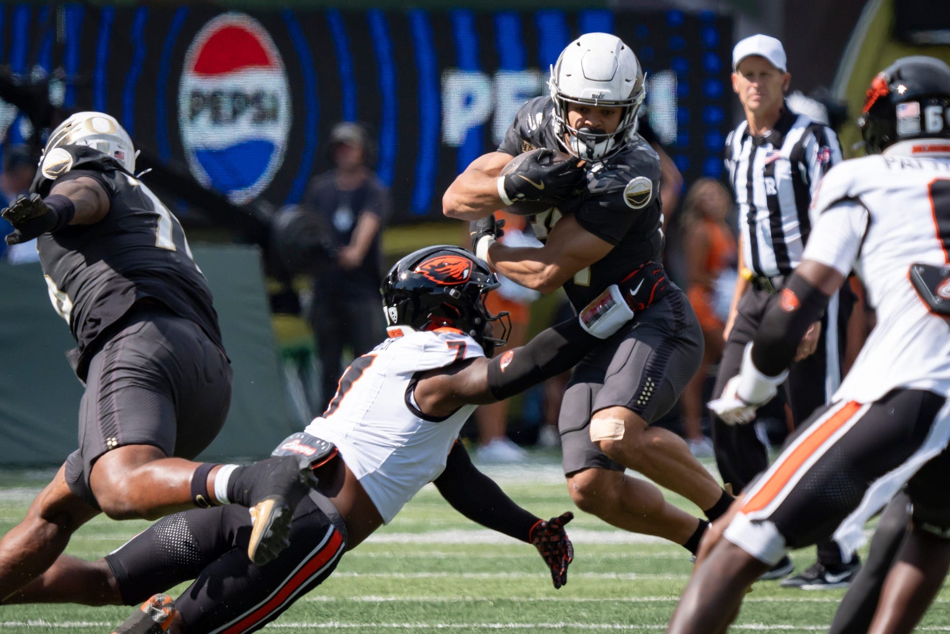 Oregon schedules four future football games with rival Oregon State
