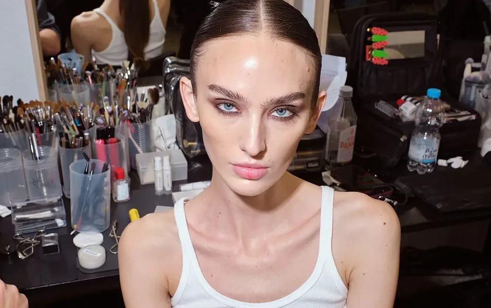 Viral 'sweaty skin' makeup trend draws praise and health cautions