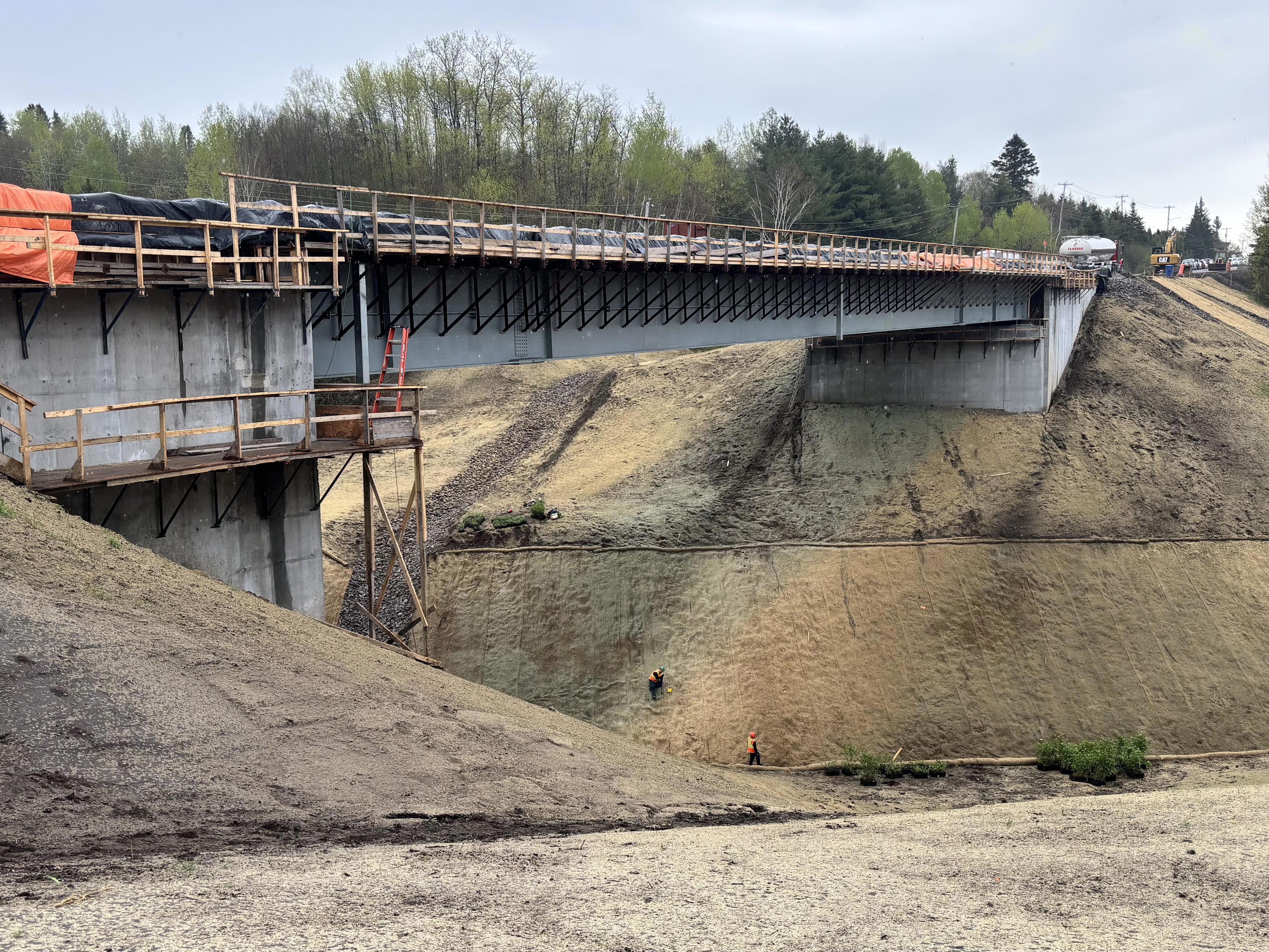 Le nouveau pont de la rivière aux Vases sur la route 172 ouvrira en juin