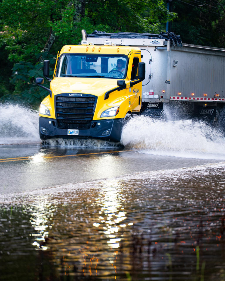 Rising river cuts off Mississippi subdivision as residents flee by boat