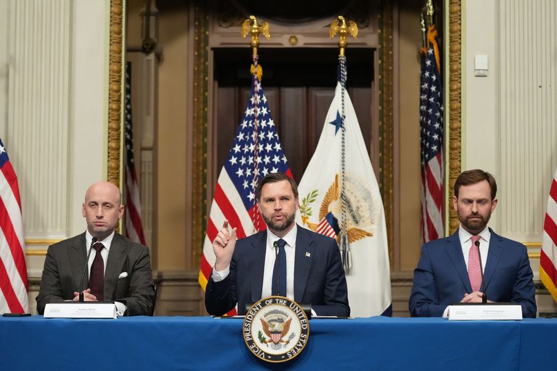 JD Vance makes 'dumb' attorneys general mistake during roundtable on ...