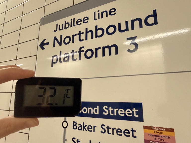 What are the hottest Tube lines? Passengers suffer 'sauna-like' heat