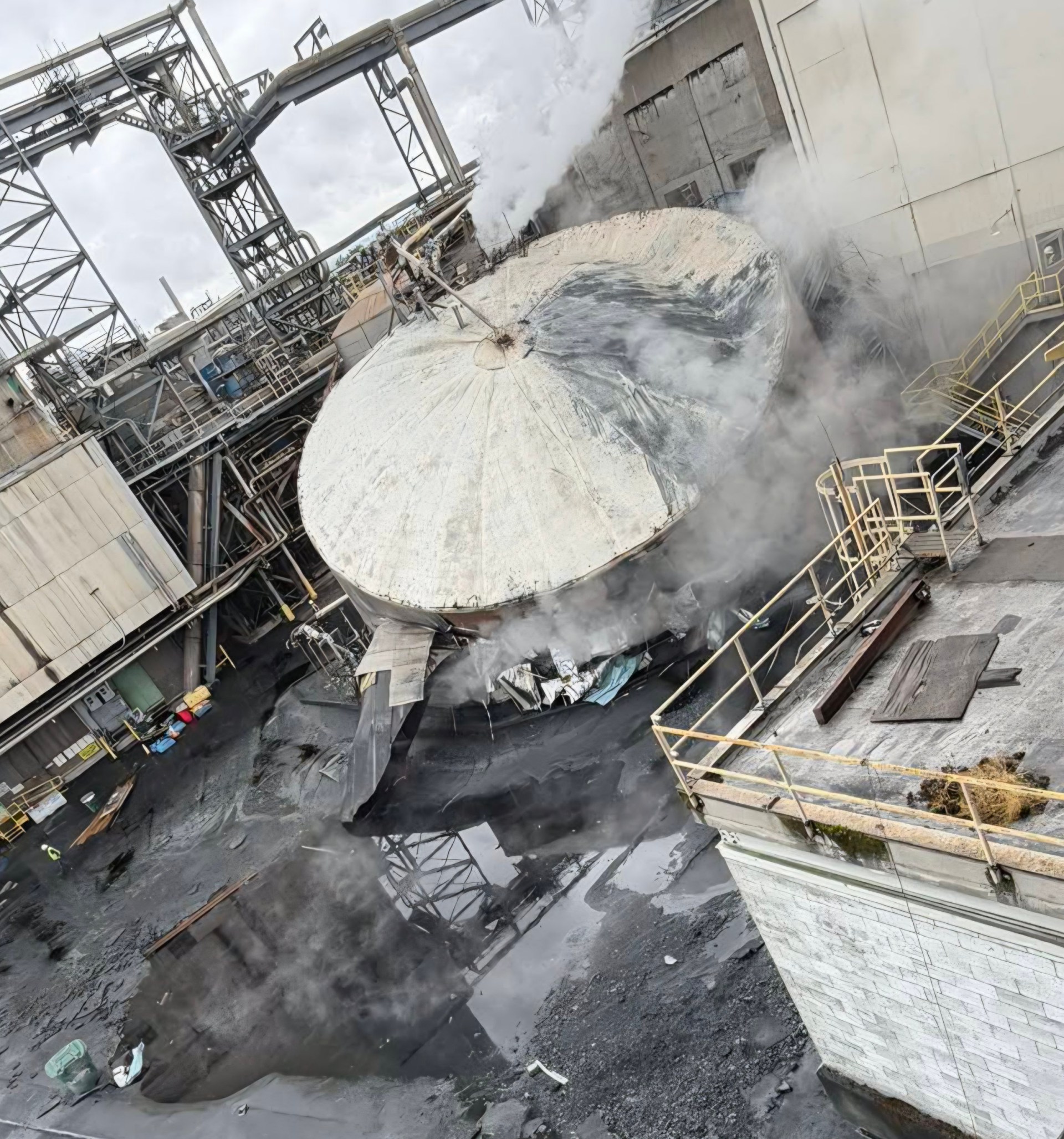 Multiple workers killed with 'chemical burns' after paper factory implosion