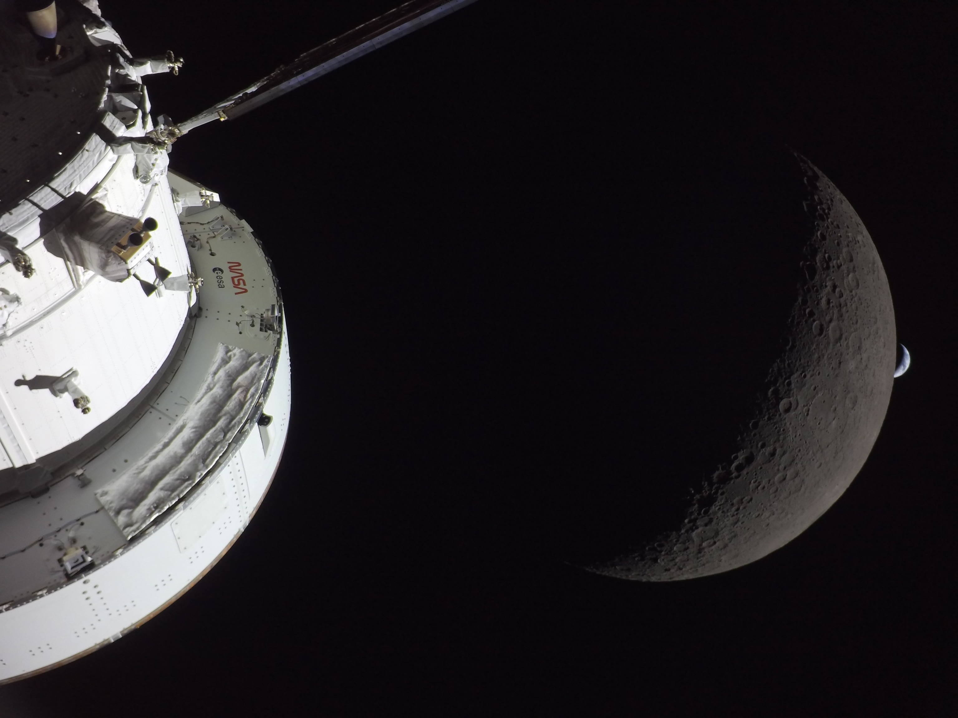 NASA reveals new details on plan to build a base on the moon