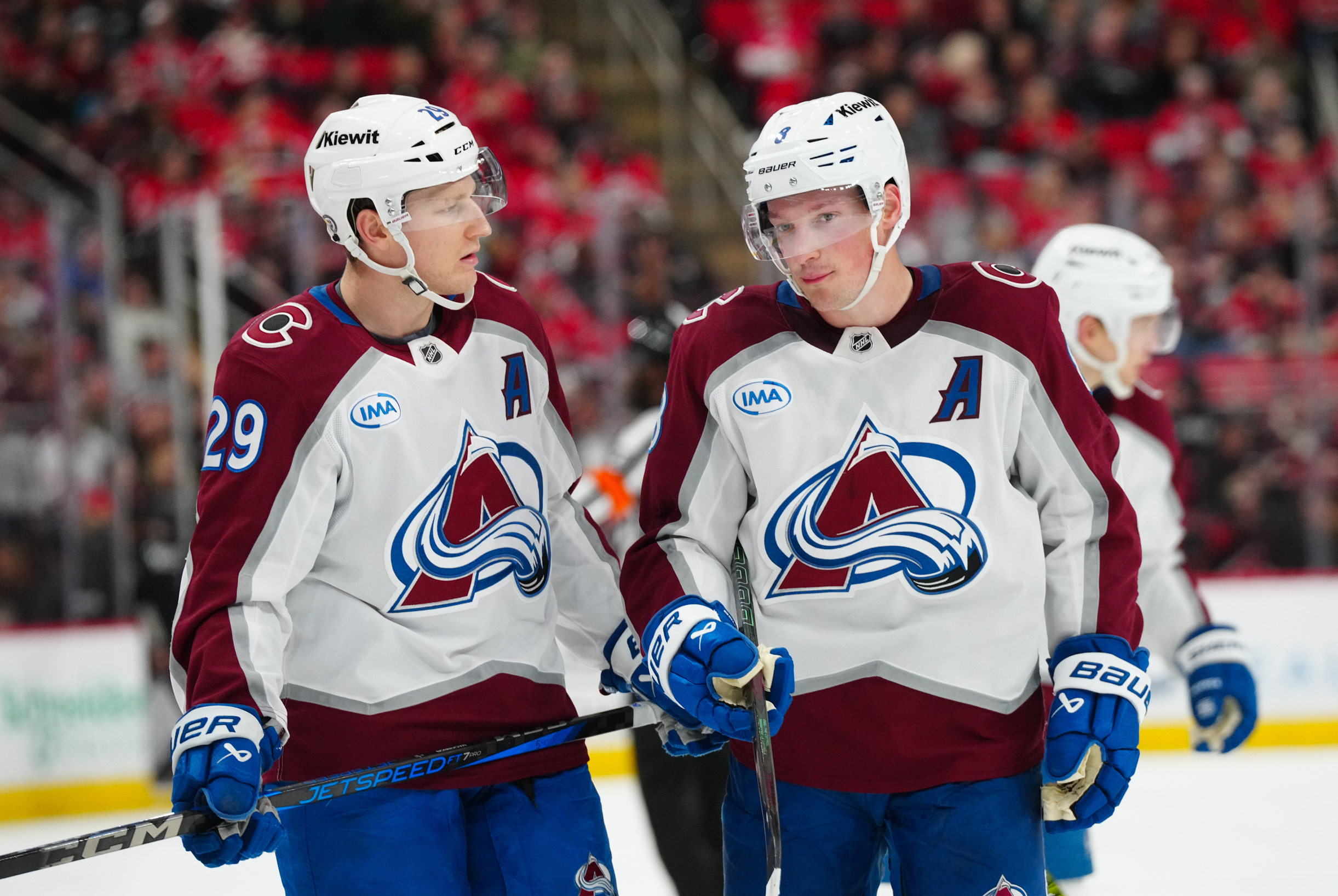 Avalanche in panic mode amid Nathan MacKinnon, Cale Makar injury