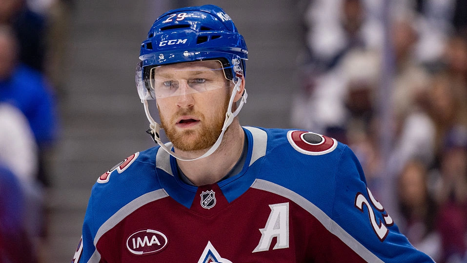 MacKinnon to play Game 4 as Avalanche face elimination