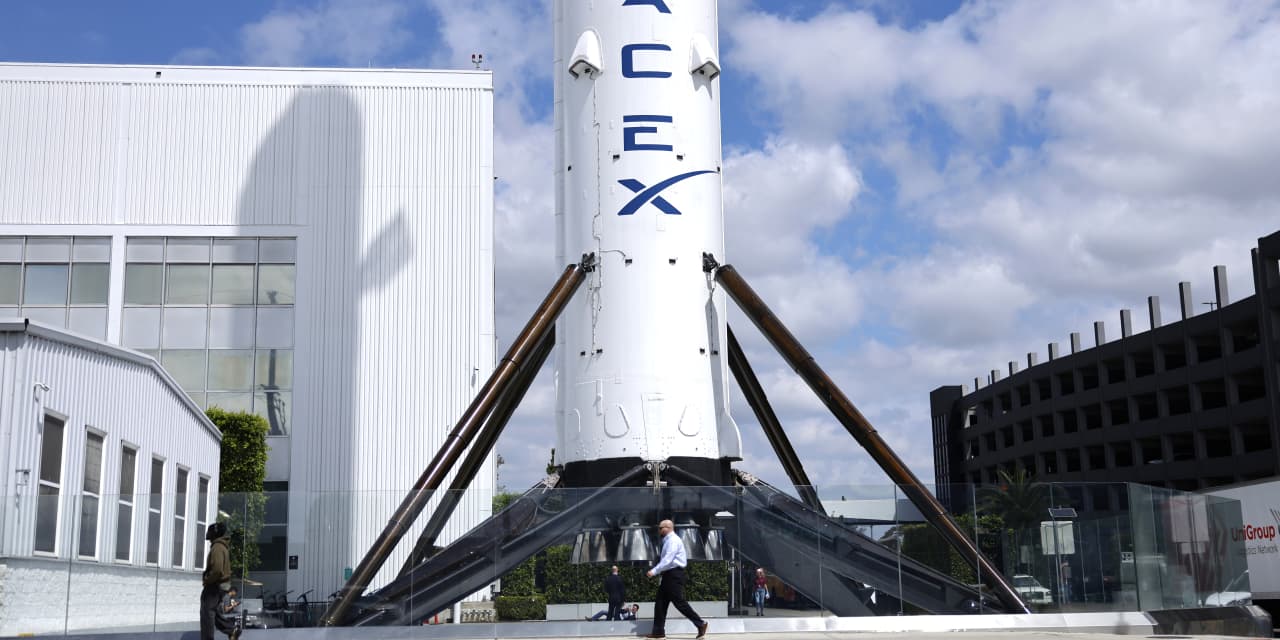 SpaceX trading hits 'bonkers' levels as new ETFs see a massive cash influx