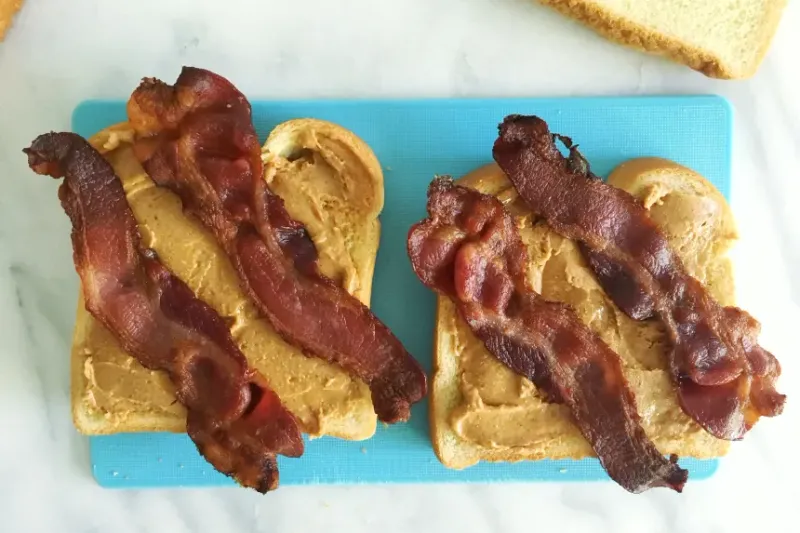 16 odd combinations people actually put on full English breakfasts