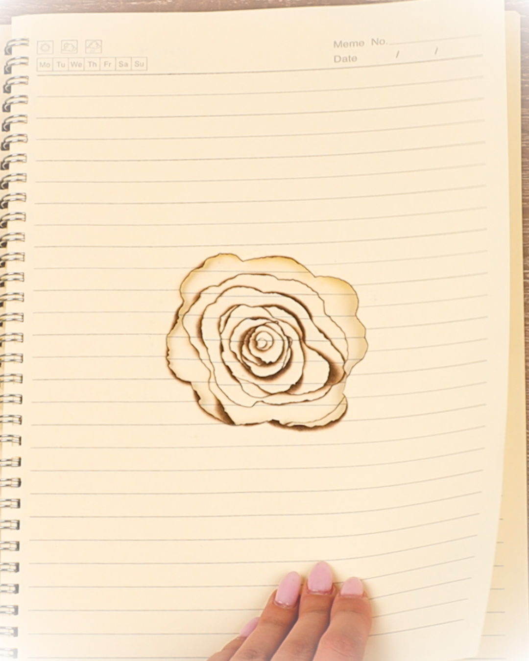 Arte en papel de siguiente nivel utilizando fuego