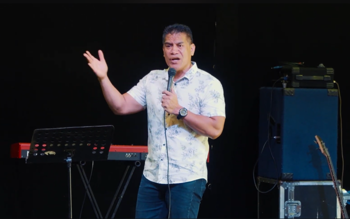 Ministry claims Jesus turned up in person at conference wearing crowns ...