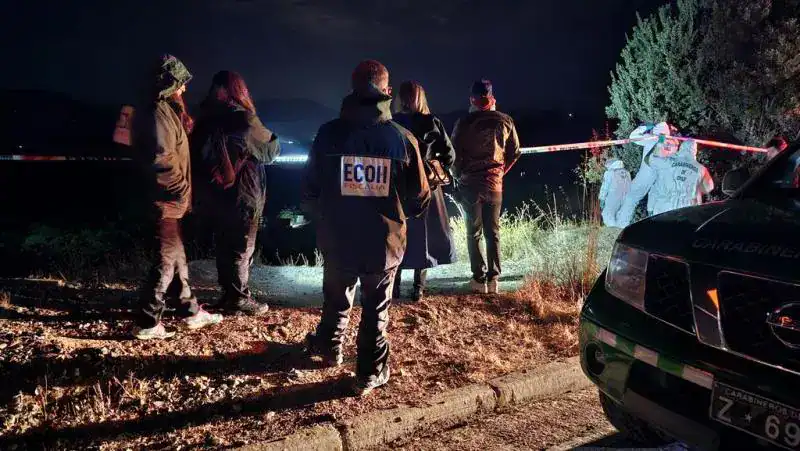 Corpo esquartejado e decapitado é encontrado ao lado de Bíblia