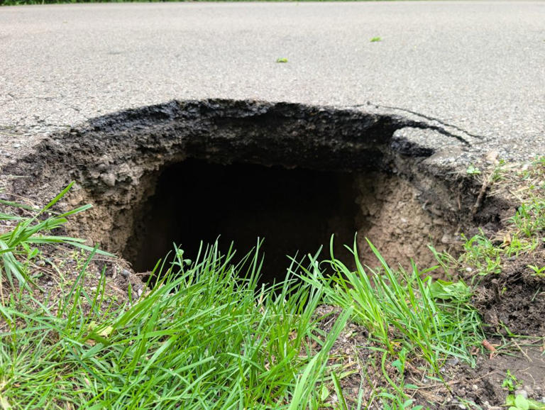 Sinkhole reported in Jefferson Twp.