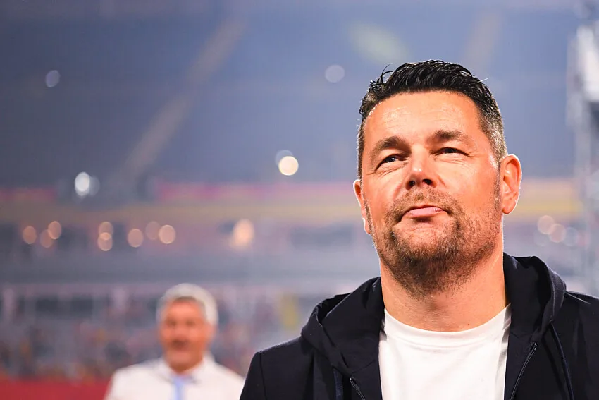 RC Lens : Pierre Sage moins fidèle que prévu ? « Très clairement, il ...