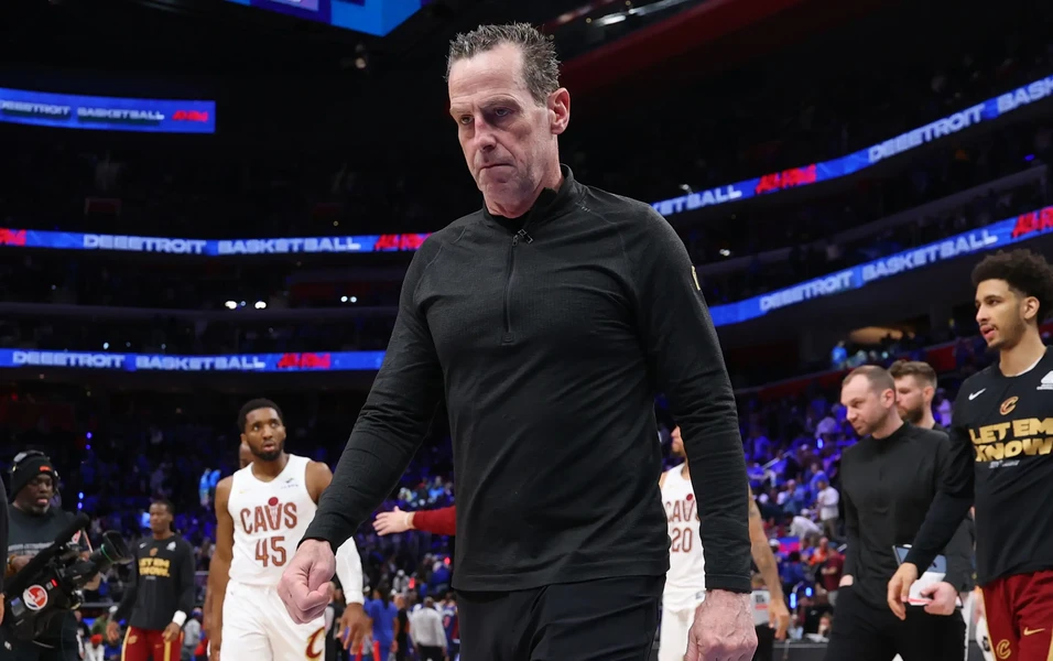 Cavs keep Atkinson as Gilbert vows aggressive offseason