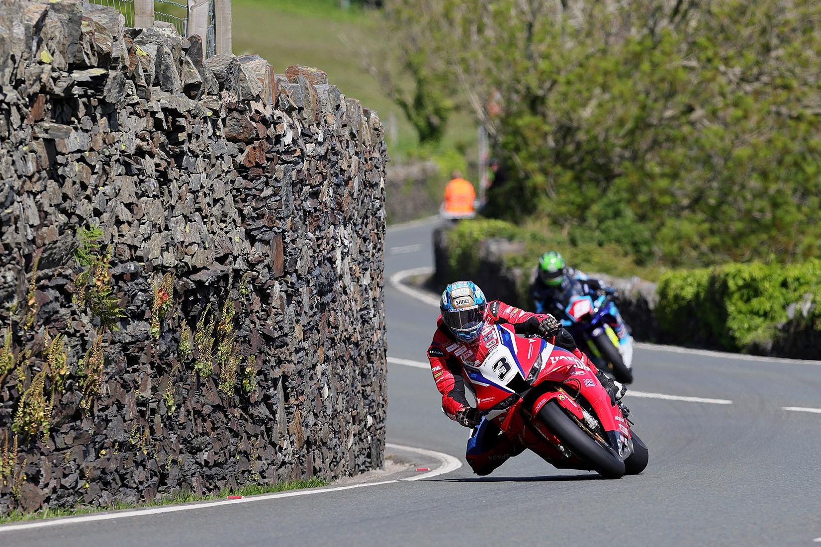 TT 2026: Dean Harrison puts down marker with fastest ever opening night ...