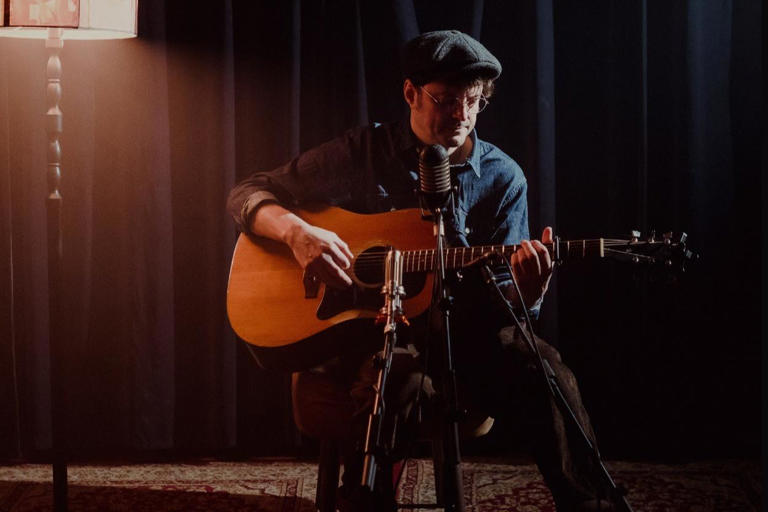 Former Seahorses songwriter Chris Helme to headline Black Prince