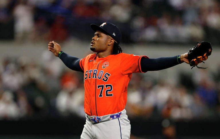 5 things to know about Alimber Santa, Astros rookie reliever who ...