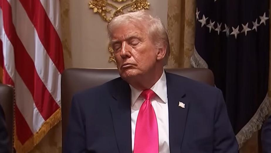 Donald Trump struggling to 'stay awake' during day could signify ...