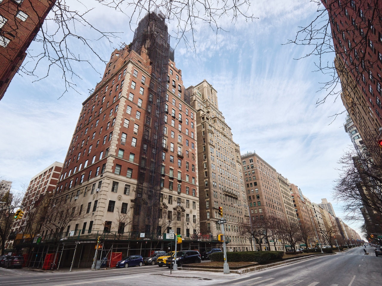 William Lauder takes a $3.7 million loss on the sale of his Manhattan co-op