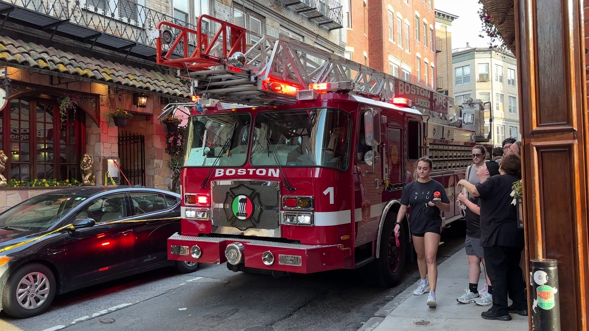 Boston crews inspect North End facade after reported collapse