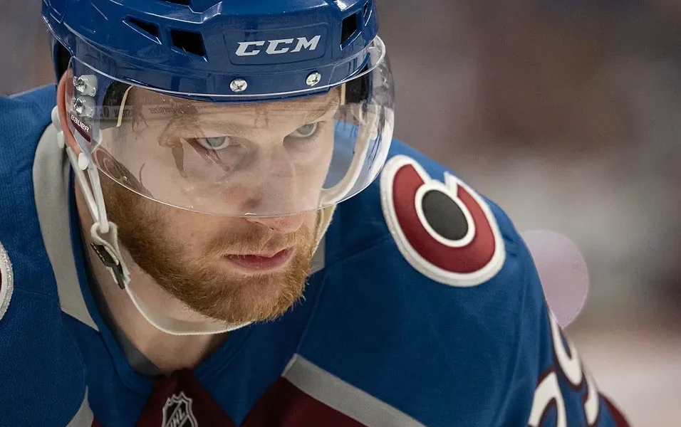 MacKinnon to play Game 4 as Avalanche face elimination